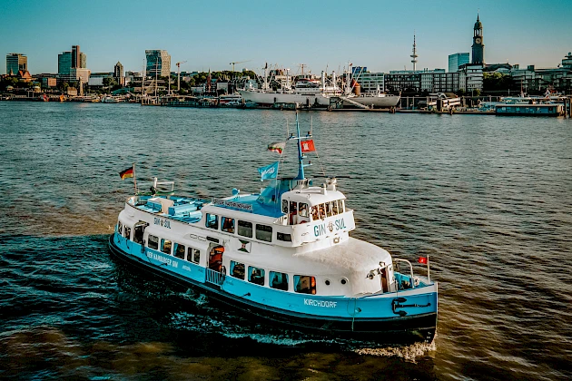 HADAG Seetouristik und Fährdienst - Reeperbahn Hamburg